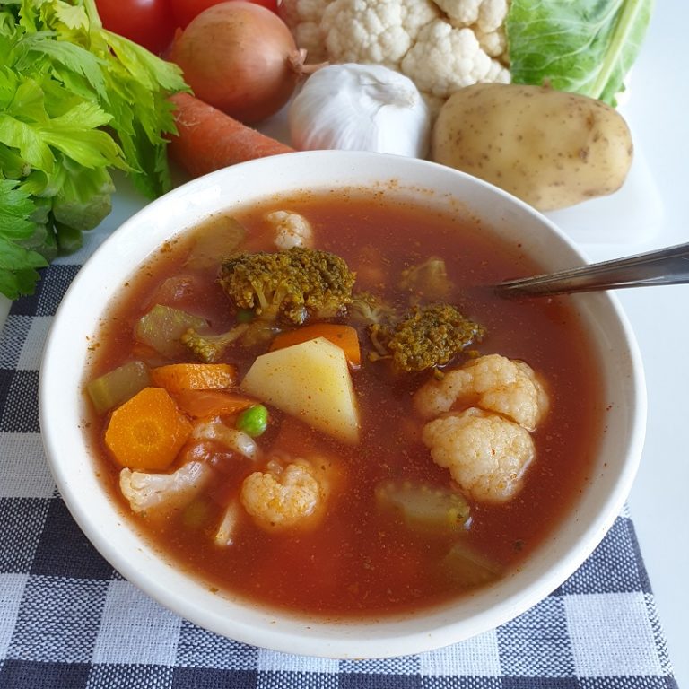 Wat eet je dan wel? - Goedgevulde tomaten groentensoep - Wat eet je dan ...